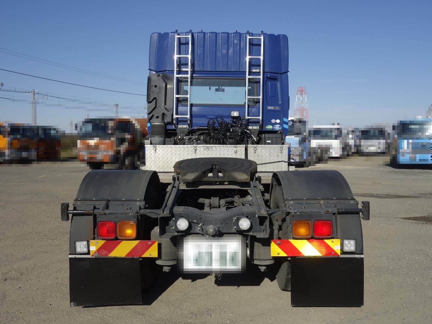 11.5 ton tractor (H28UD) – Zmc JAPAN