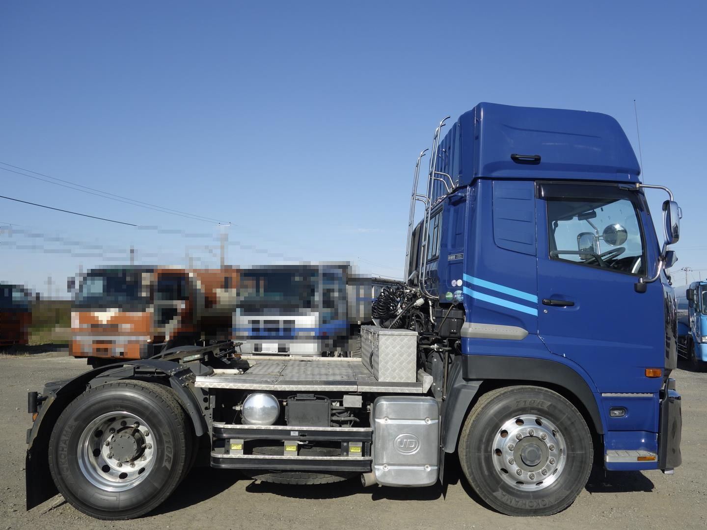 11.5 ton tractor (H28UD) – Zmc JAPAN