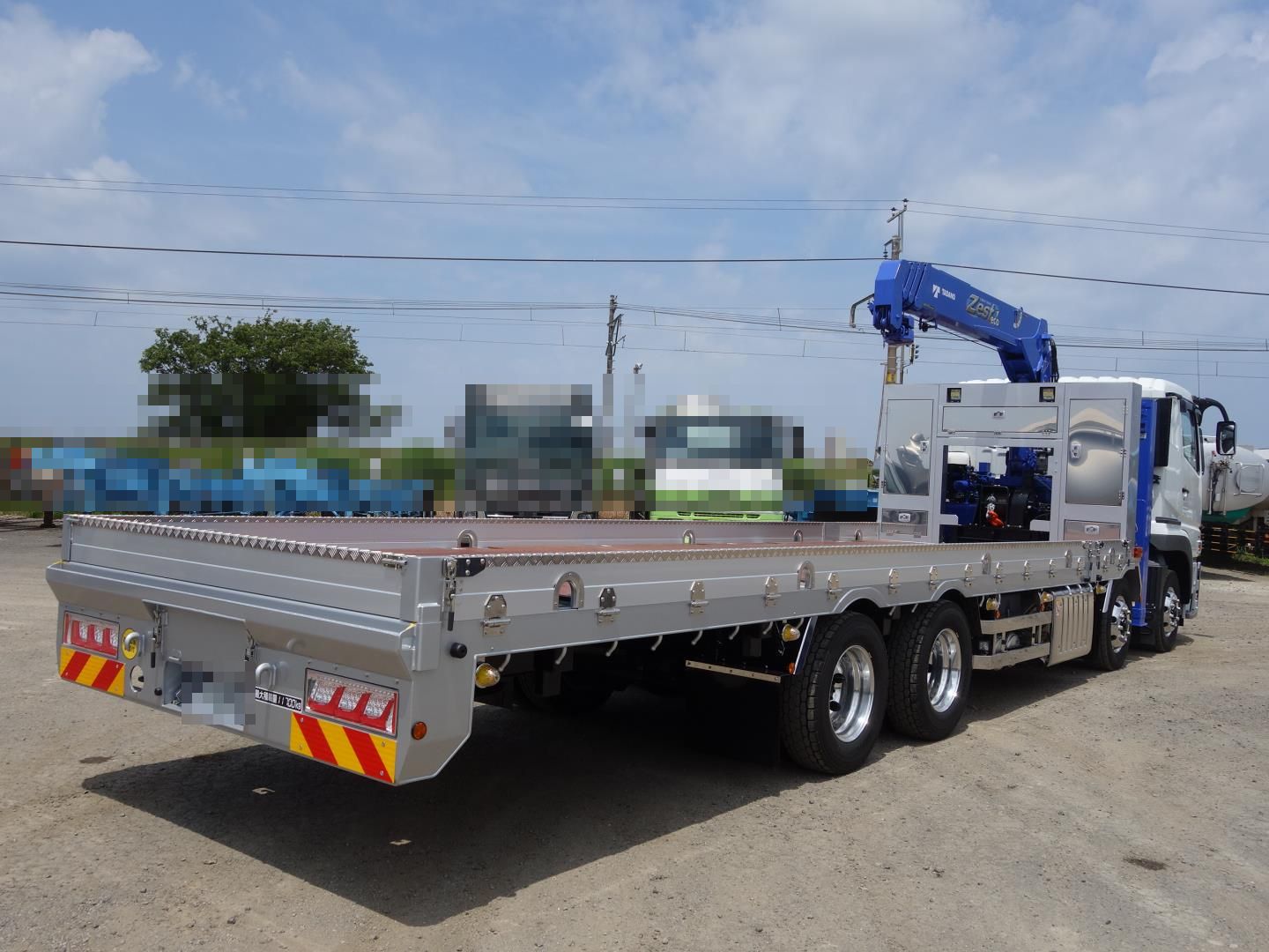 Self-owned (R2 Mitsubishi) new old vehicle with 25 ton crane – Zmc JAPAN